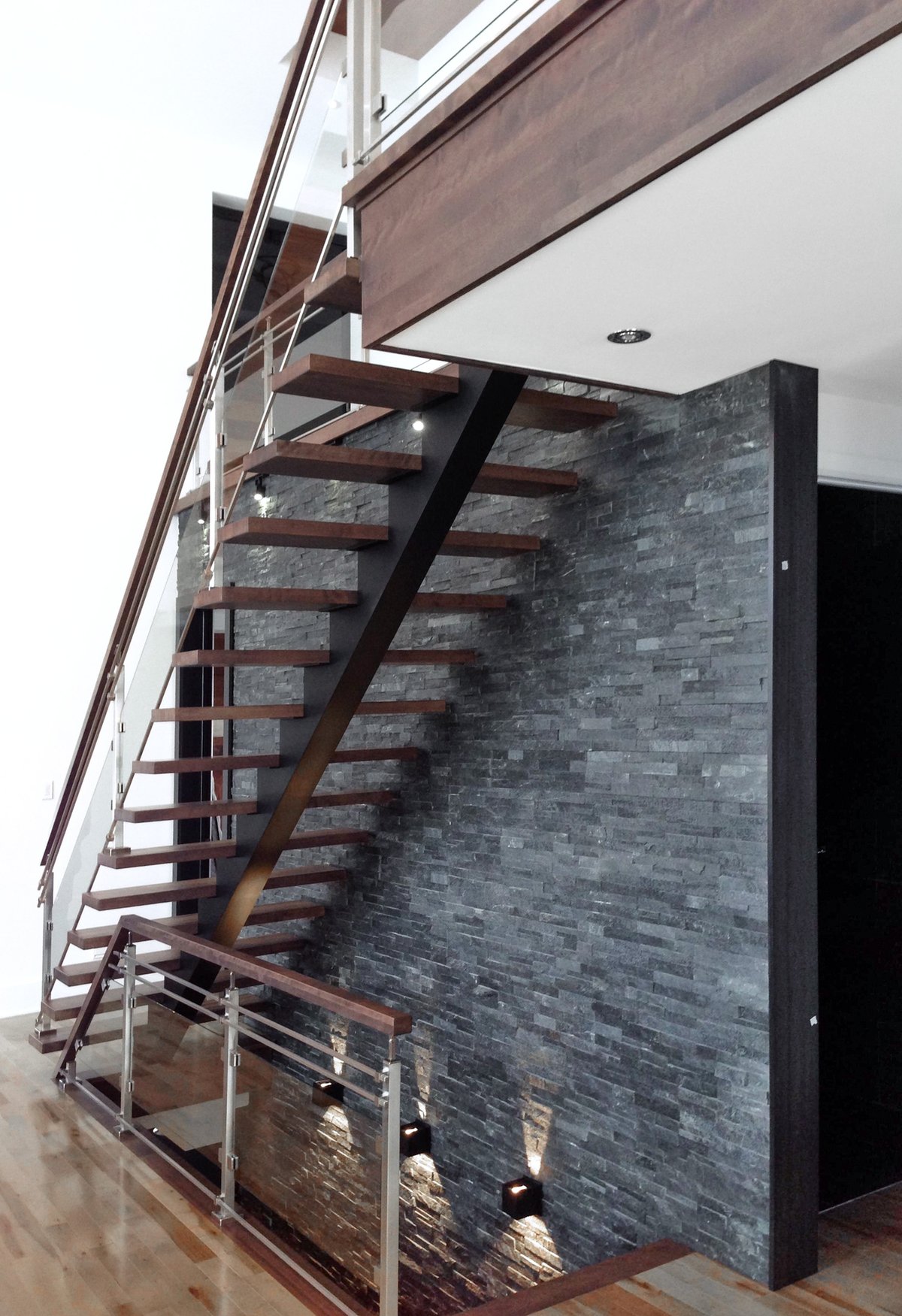 Boiseries Raymond - 37A5CA6A-F94D-4C1A-96C5-4D8727FEC159 (vertical)